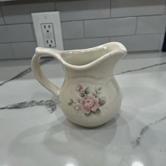 Pfaltzgraff | Kitchen | Pfaltzgraff Pottery Tea Rose Creamer Pink Roses ...